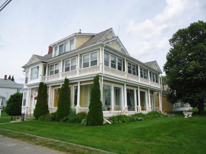 Governor's Mansion Inn - Miramichi