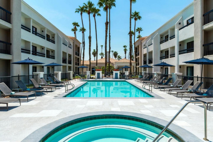 Courtyard By Marriott Palm Springs - Cathedral City, CA