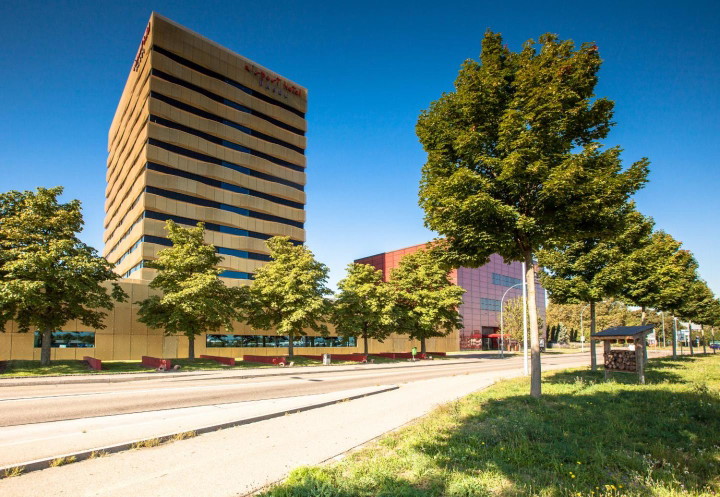 Airport Hotel Basel - Convenient & Friendly - Basel