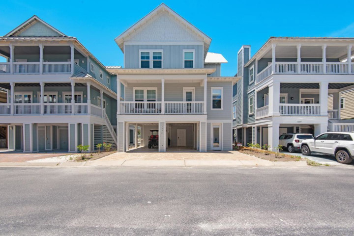 Latitude Adjustment Home - Navarre, FL