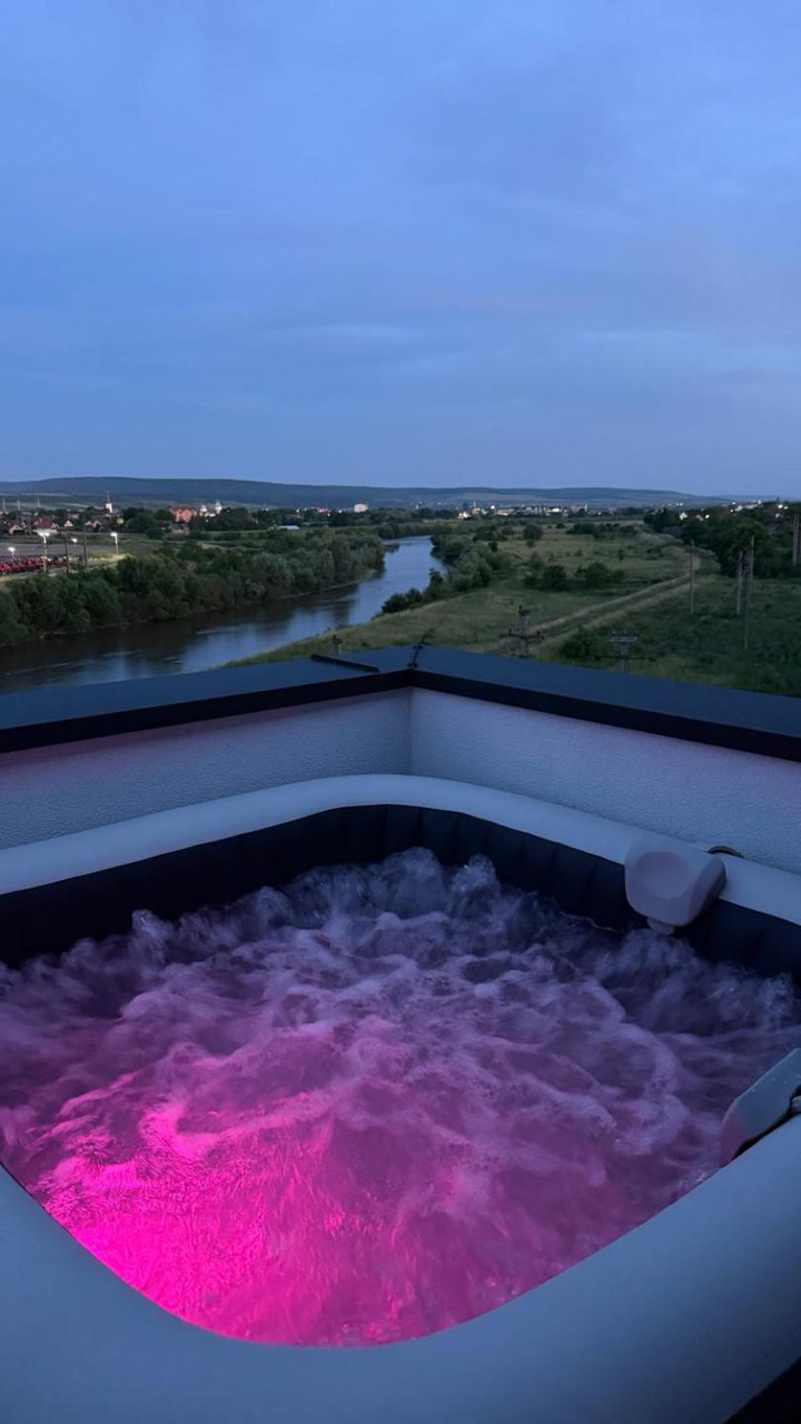 River View Penthouse & Jacuzzi - Reghin