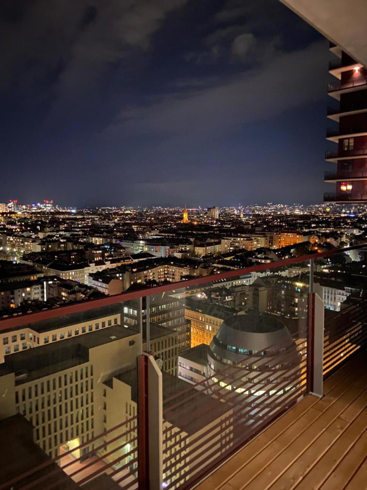 Triiiple Suites Level 22 Mit Balkon Und Tiefgarage - Wien
