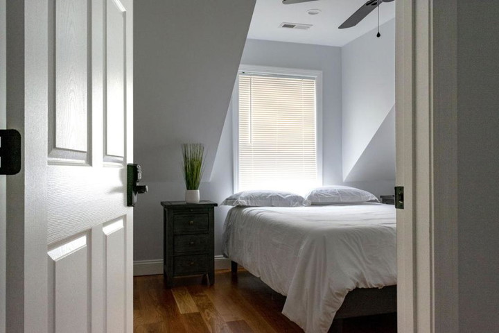 Twin Xl Bed - Boston - Rm 1 - Somerville, MA