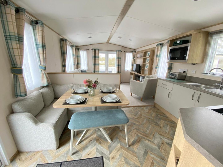 Goosewing Lakeside Lodge - South Cerney