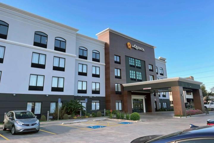 La Quinta Inn & Suites By Wyndham Tulsa Midtown - Tulsa, OK