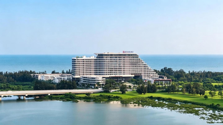 Hualuxe Beihai Silver Beach Resort - China