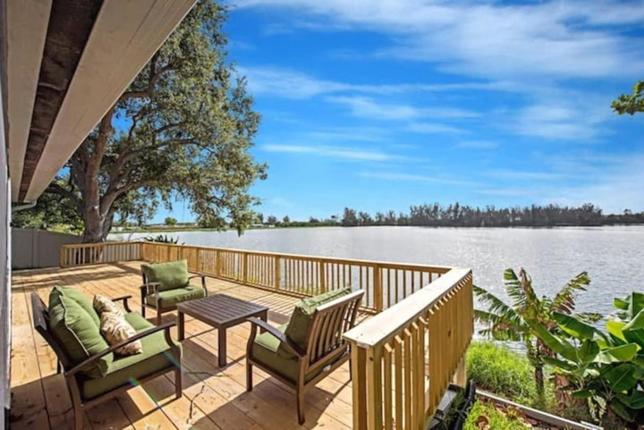 Lake House Unit 1 By Dream Vacation - Broward County, FL