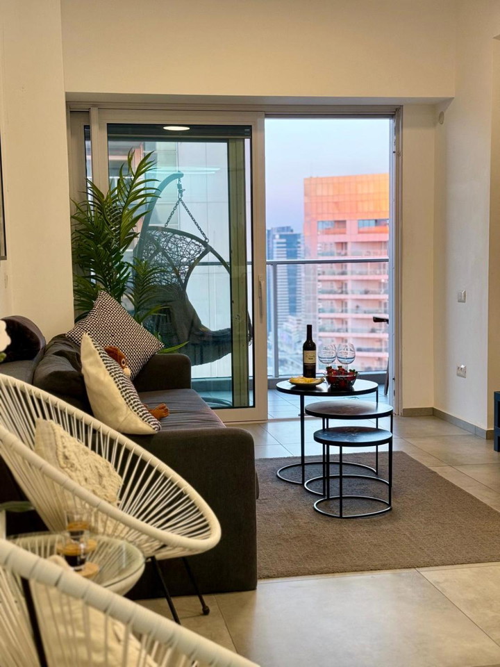 Mamad & Free Parking - Luxury 2br In Tel Aviv With Saffe Room In Unit And Balcony - Prime Location - - Tel Aviv-Yafo