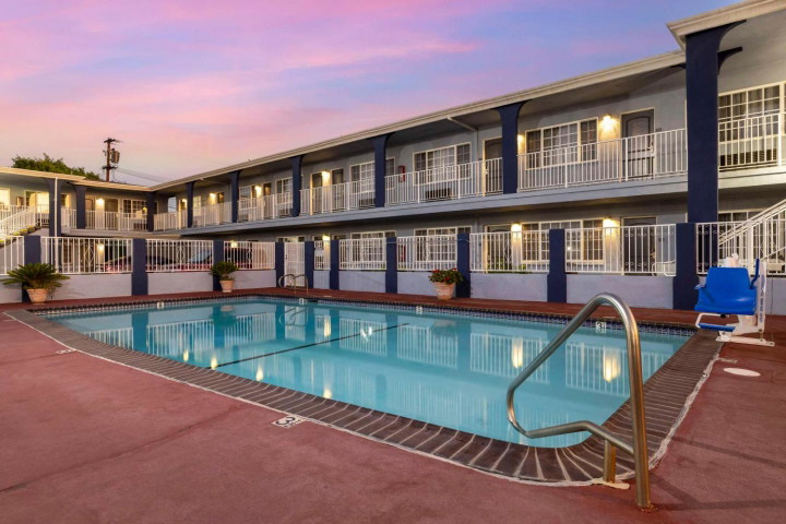 Best Western Orange Plaza - Orange