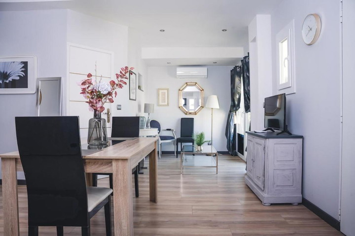 Maison Annexe Avec Une Chambre Climatisation Et Place De Stationnement - Meyzieu