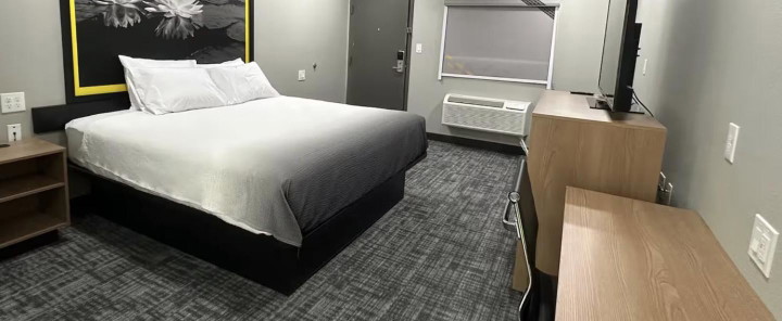 Super 8 By Wyndham Lubbock Airport - Lubbock, TX