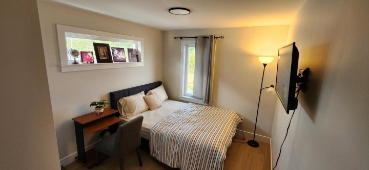 The Highlander Room At Hina's Home - Halifax