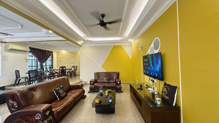 C03 Golden Rinting Homestay 2 Story Semi D House - Pasir Ris