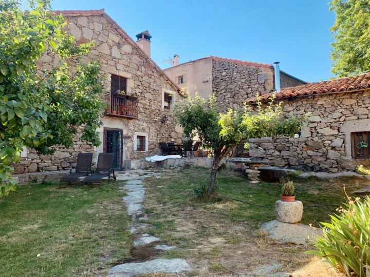 Casa Rural La Casa De Piedra - Navarredonda de Gredos