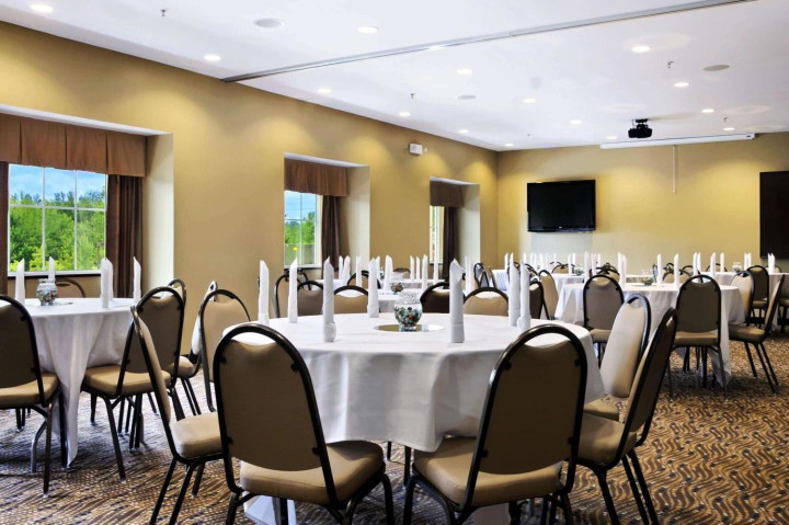 Microtel Inn & Suites By Wyndham Marietta - Marietta, OH