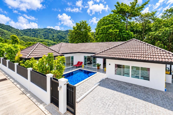 Chalong - 4 Bedroom Private Pool Villa - Phuket - Karon Beach