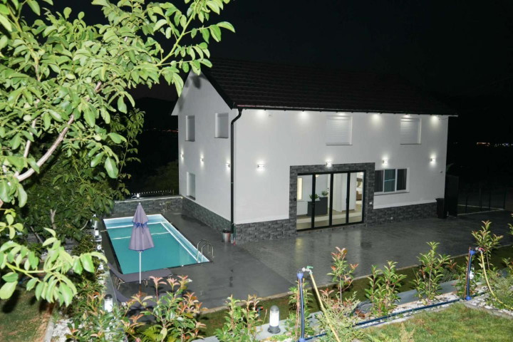 Mountain Guest House - Albania