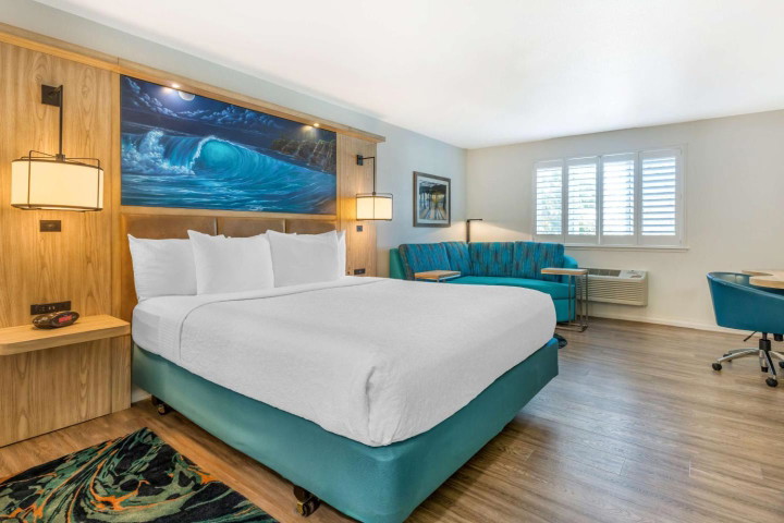 Best Western Plus Capitola By-the-sea Inn & Suites - Capitola, CA