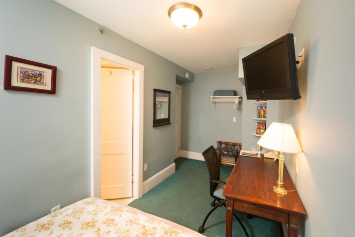 Irving House At Harvard - Lynn