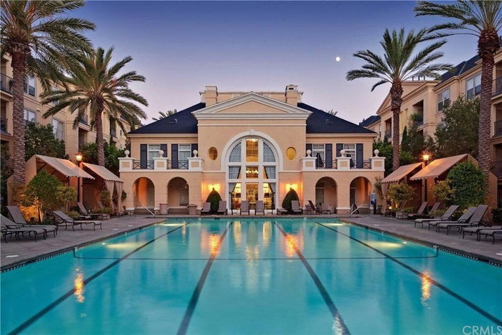 Luxury Condo Near Irvine Business & Uci Hospital - Newport Beach, CA