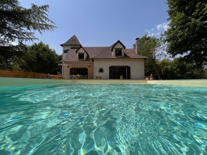 Le Poirier Au Roi, Villa Avec Piscine, Jacuzzi, Parc, Etang Et Calme - Vierzon