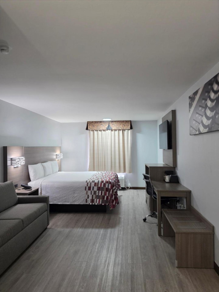 Days Inn By Wyndham Camden Ar - Camden, AR