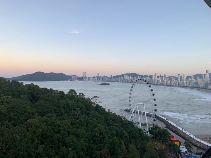 Tr01- Suíte+1 | Vista Incrível | Piscina|big Wheel - Balneário Camboriú
