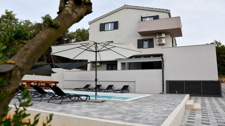 Villa Pinia With Pool, Zadar - Zara