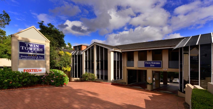 Twin Towers Inn - Burwood