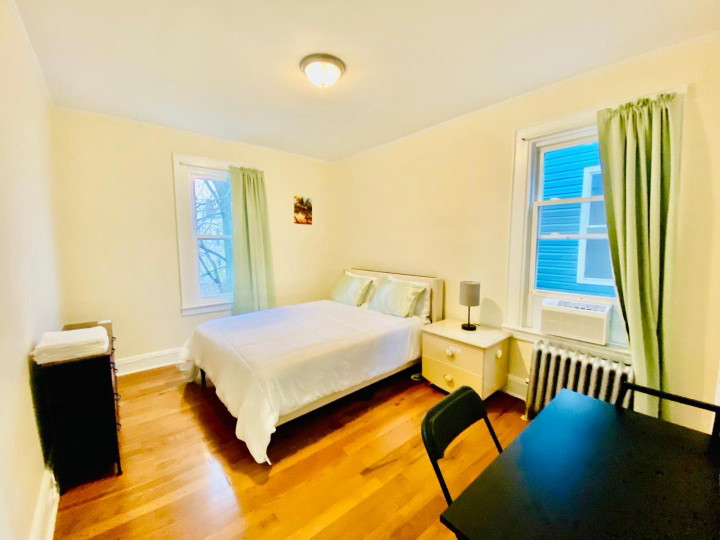 Tropical Oasis - Room 3 - Newark, NJ