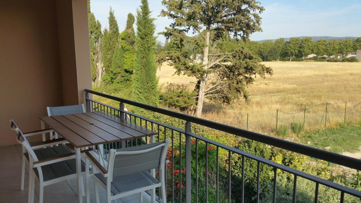 Apt 50m2 Avec Balcon Tout éQuipé Proche D'avignon - Carpentras