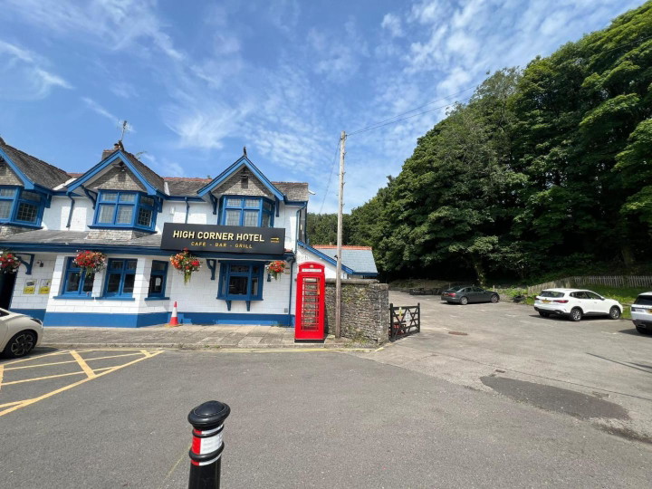 High Corner Hotel - Pontypridd