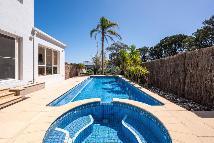 Villa Solare - Pet Friendly Retreat With Pool And Spa - Frankston