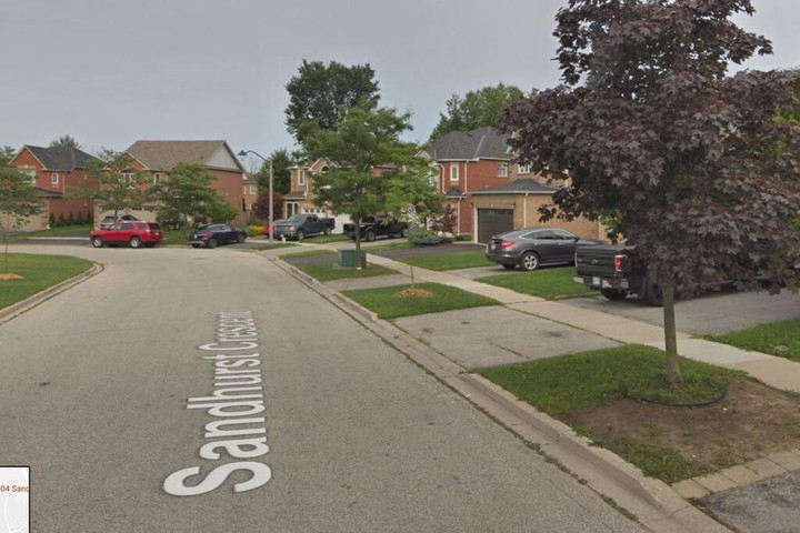 Large Separate Entrance Basement Unit 2beds 1washroom Sleeps 4-6 - Toronto