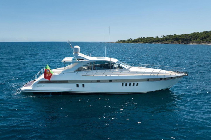 Yacht Mangusta - Golfe-Juan