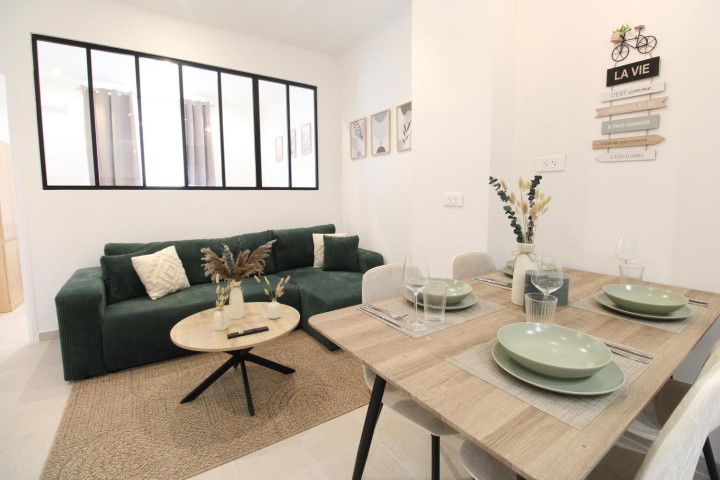 Calm Elegant Apartment In The Heart Of Nice - Èze