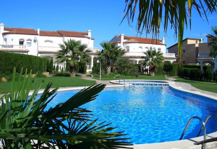 Lovely Villa In Family Resort - Catalogne