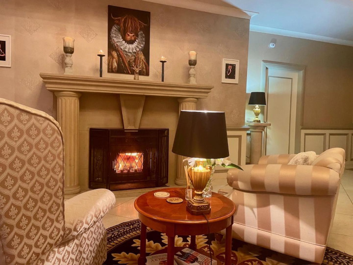Finn Village - The Black Room - En-suite Room With A Private Jacuzzi-style Bath - Drymen