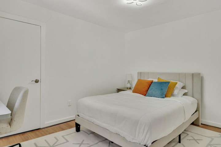 Townhouse Style Two Level Apartment - Cambridge, MA