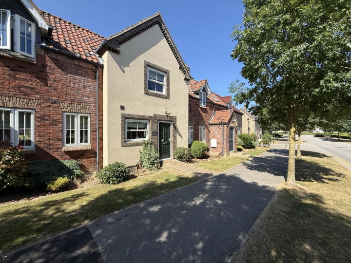 Family Tides, The Bay, 2 Bedrooms, Patio Garden, Parking Nearby, 2 Dogs Welcome - Filey