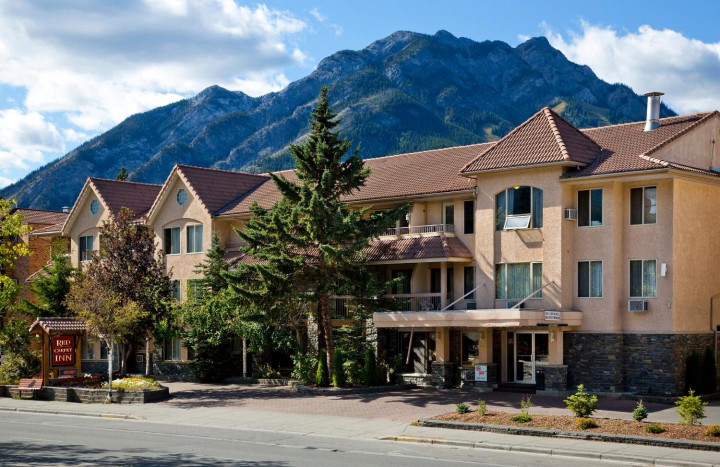 Red Carpet Inn - Banff
