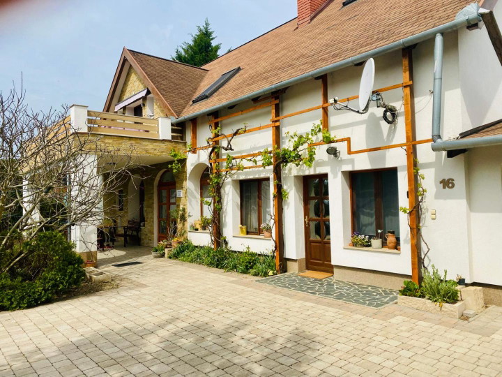 Levendula Apartman - Hungary