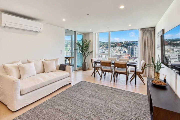 Hyde Lane Stay - 3br With Pool Gym & Views -