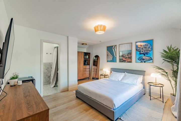 Parkway Boutique Suite 21 - Niagara Falls