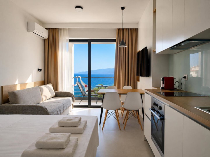 Mediterranean Vistas Saranda, Sea View, Beach & City Studios - Saranda