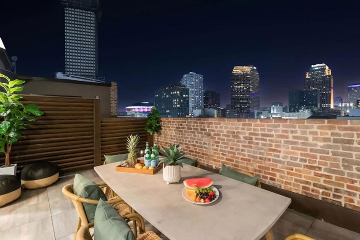 Lux Suite Rooftop Pool Workspace Games Hotel - New Orleans, LA