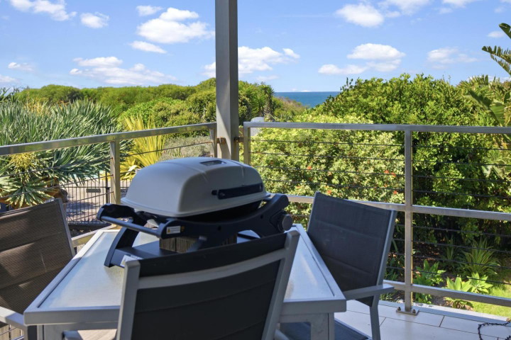 Beachfront Family Apt - Ocean Views - Taree