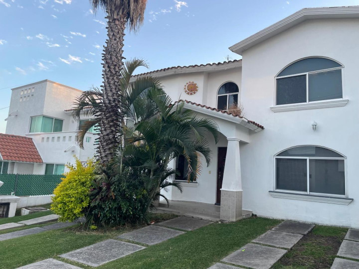 Residencia Con Alberca Privada Y Jacuzzi En Lomas De Cocoyoc - Morelos