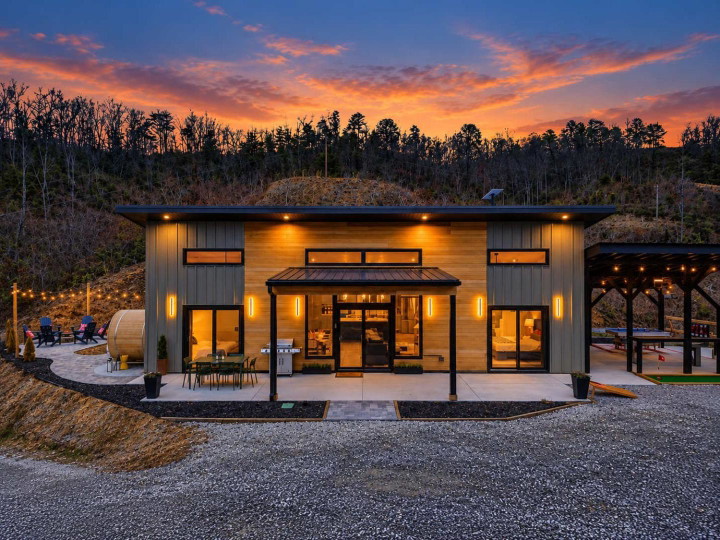 Luxe Mtn Cabin - Sleeps 9 - Sauna - Hot Tub - Games - Cherokee, NC