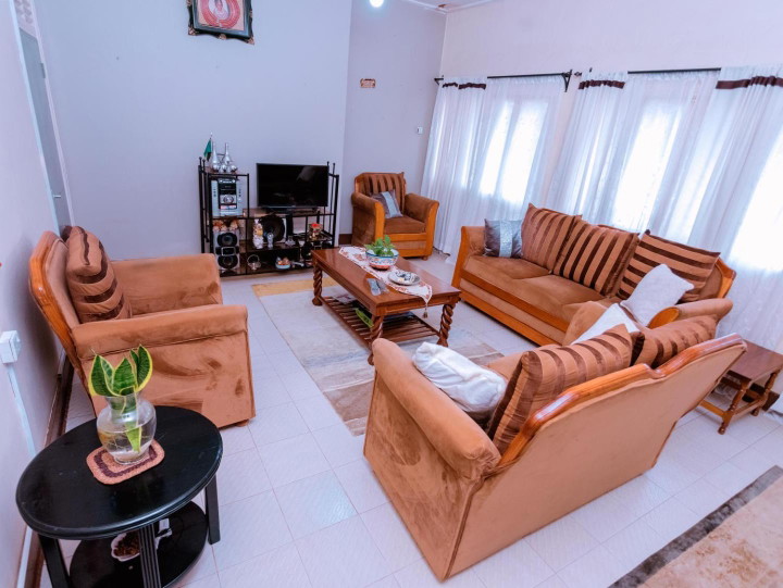 Faraja Homestay- Seamless Comfort In The Heart Of The City - Free Wifi, Warm Hospitality, And Local Delights Await - Tanzanie